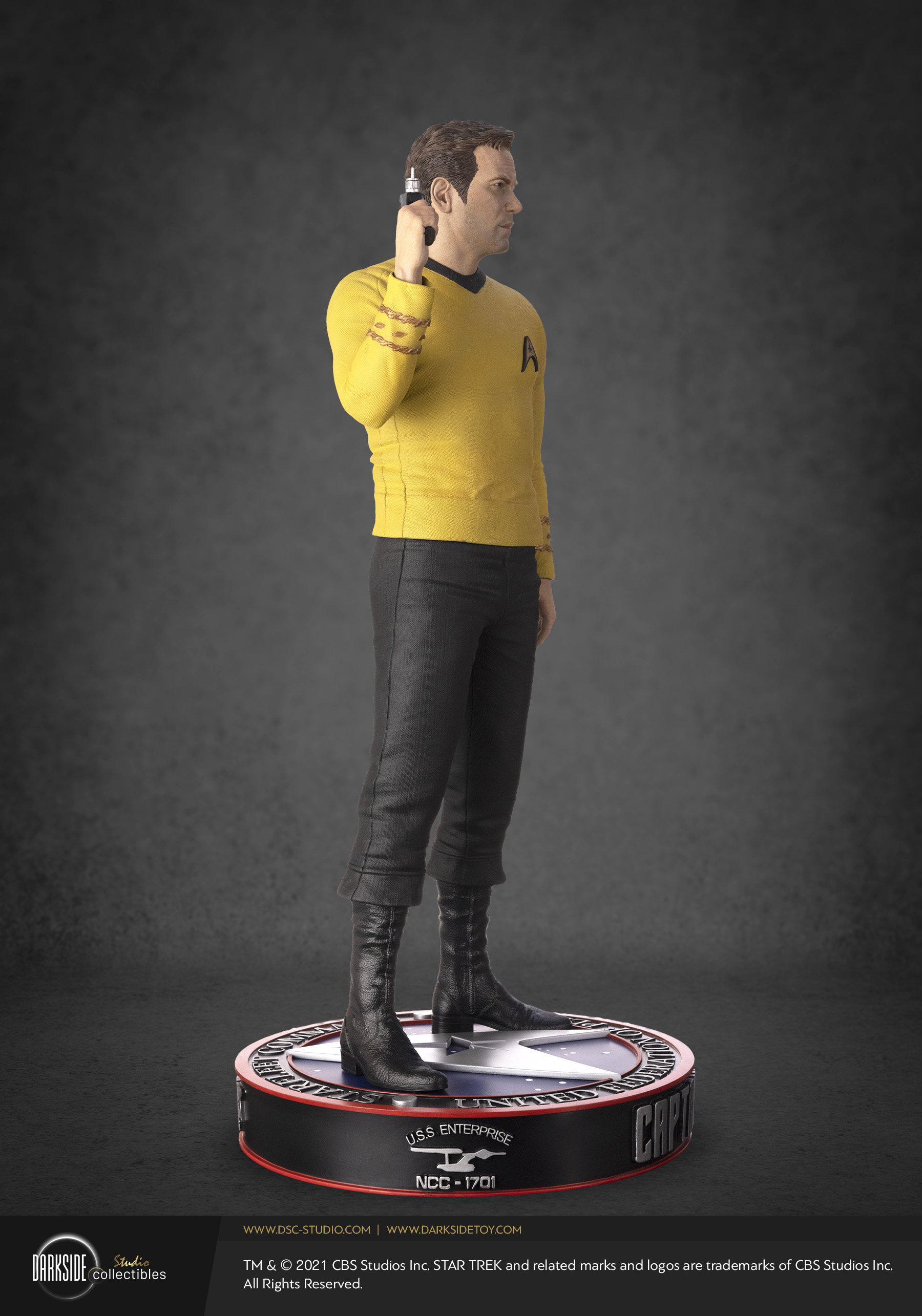 Star Trek: Captain James T. Kirk 1/3 Scale Museum Statue By Darkside ...