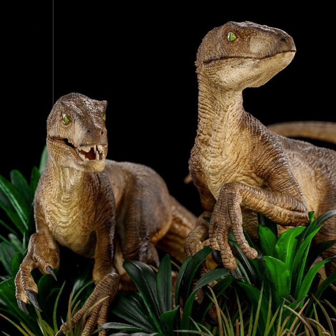 Jurassic Park: Just The Two Raptors Jurassic Park Deluxe Art 1/10 Scale ...