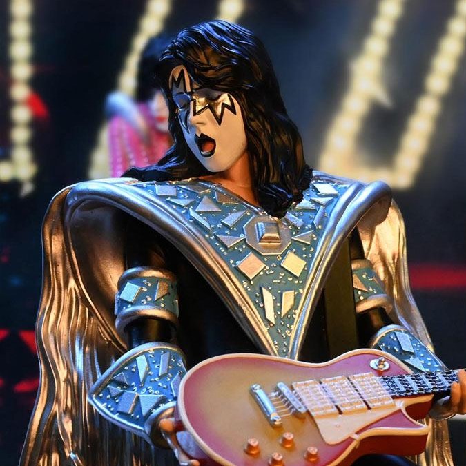 Kiss: The Spaceman (Dynasty) Kiss Rock Iconz 1/9 Statue by Knucklebonz